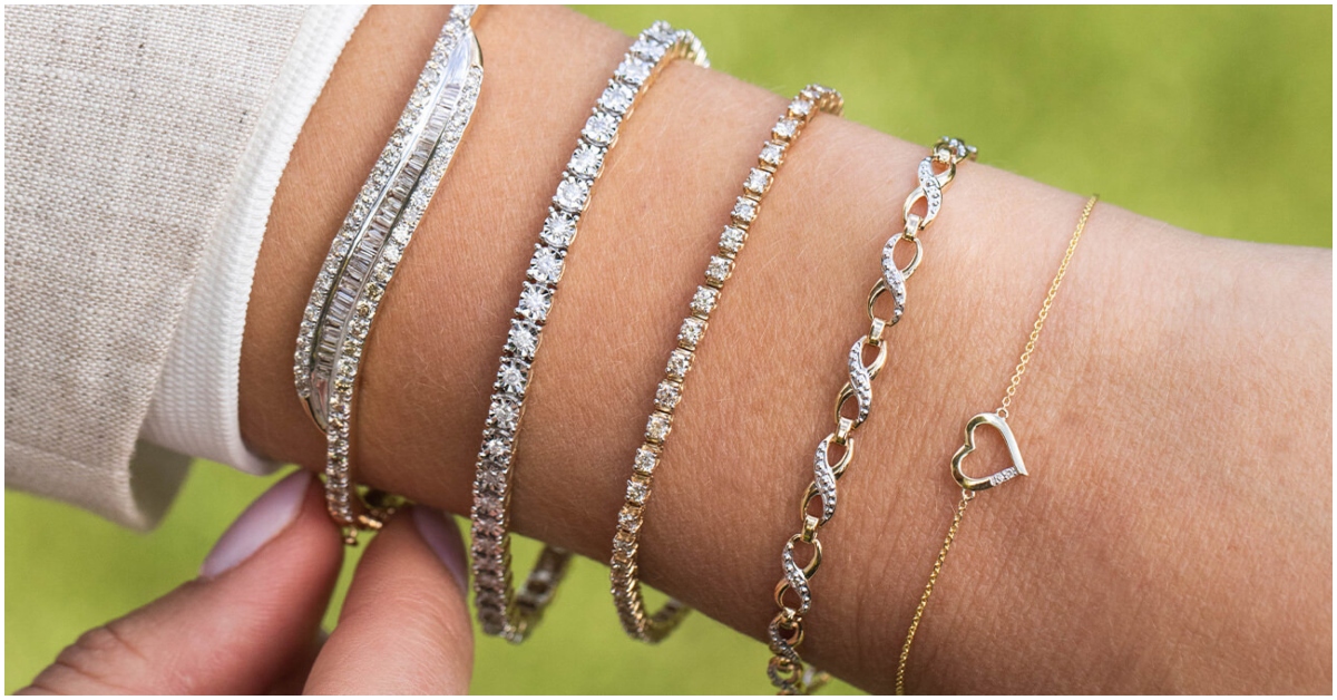 The Timeless Appeal of Bangle Bracelets: A Style Guide